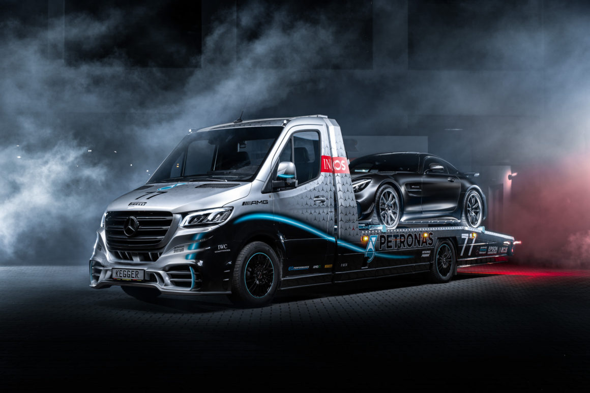 Czy laweta może być "sexy"? Sprinter Petronas Edition - Automotyw