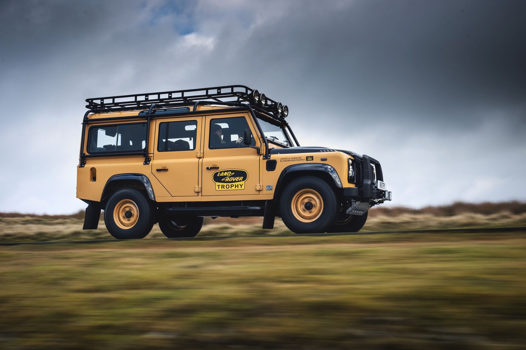 Land Rover Defender Works V8 Trophy - powstanie tylko 25 sztuk - Automotyw