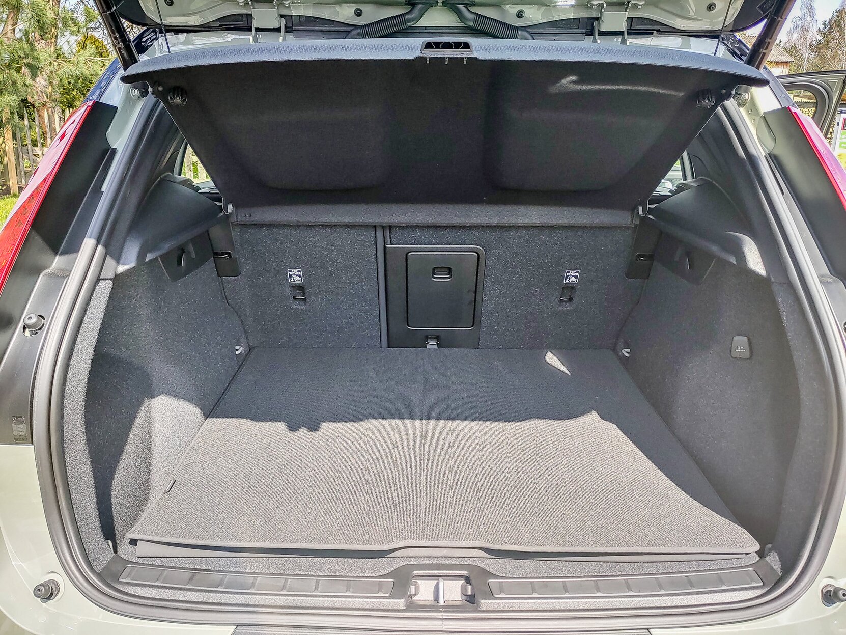 Szybki test. Volvo XC40 Recharge P8 AWD - rodzinny, elektryczny sleeper ...
