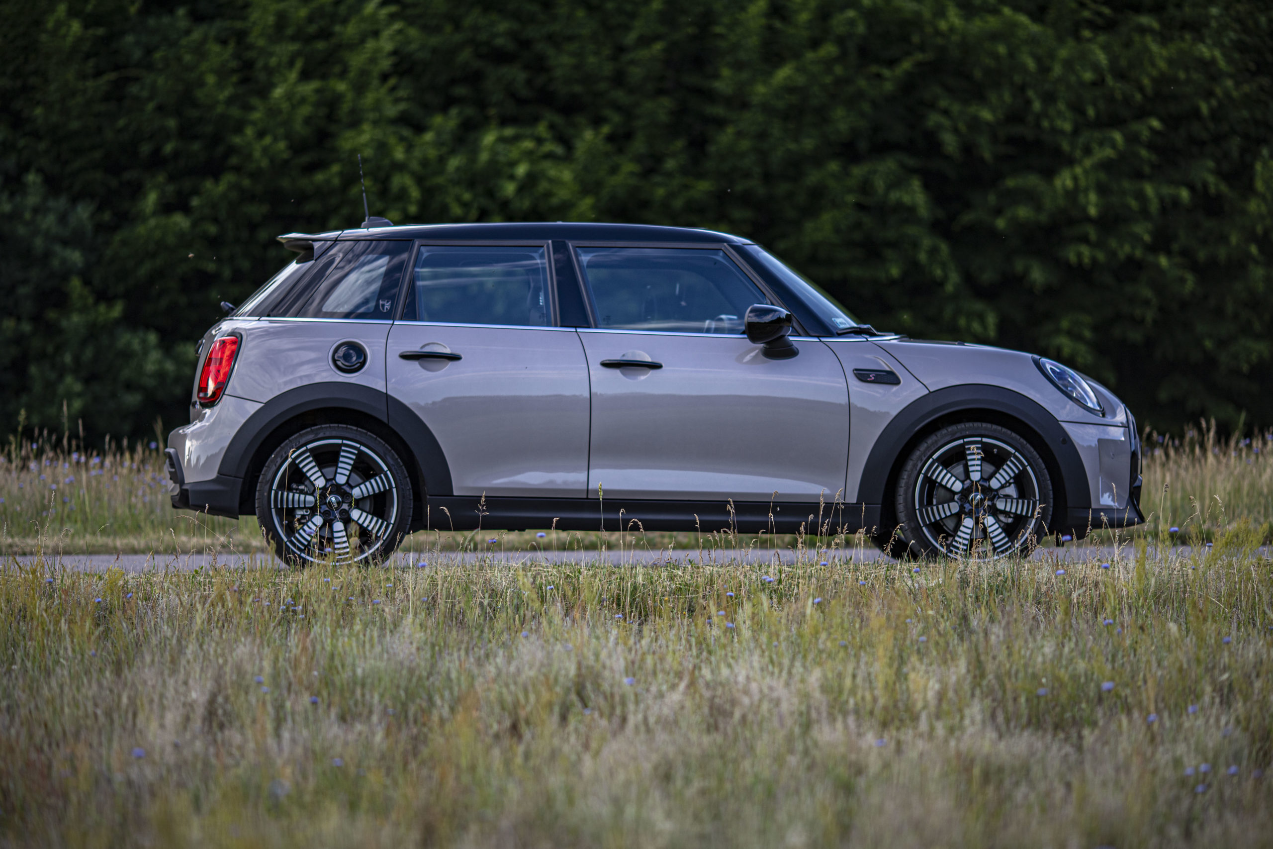 Mini Cooper S. Test. Hatchback inny niż wszystkie - Automotyw