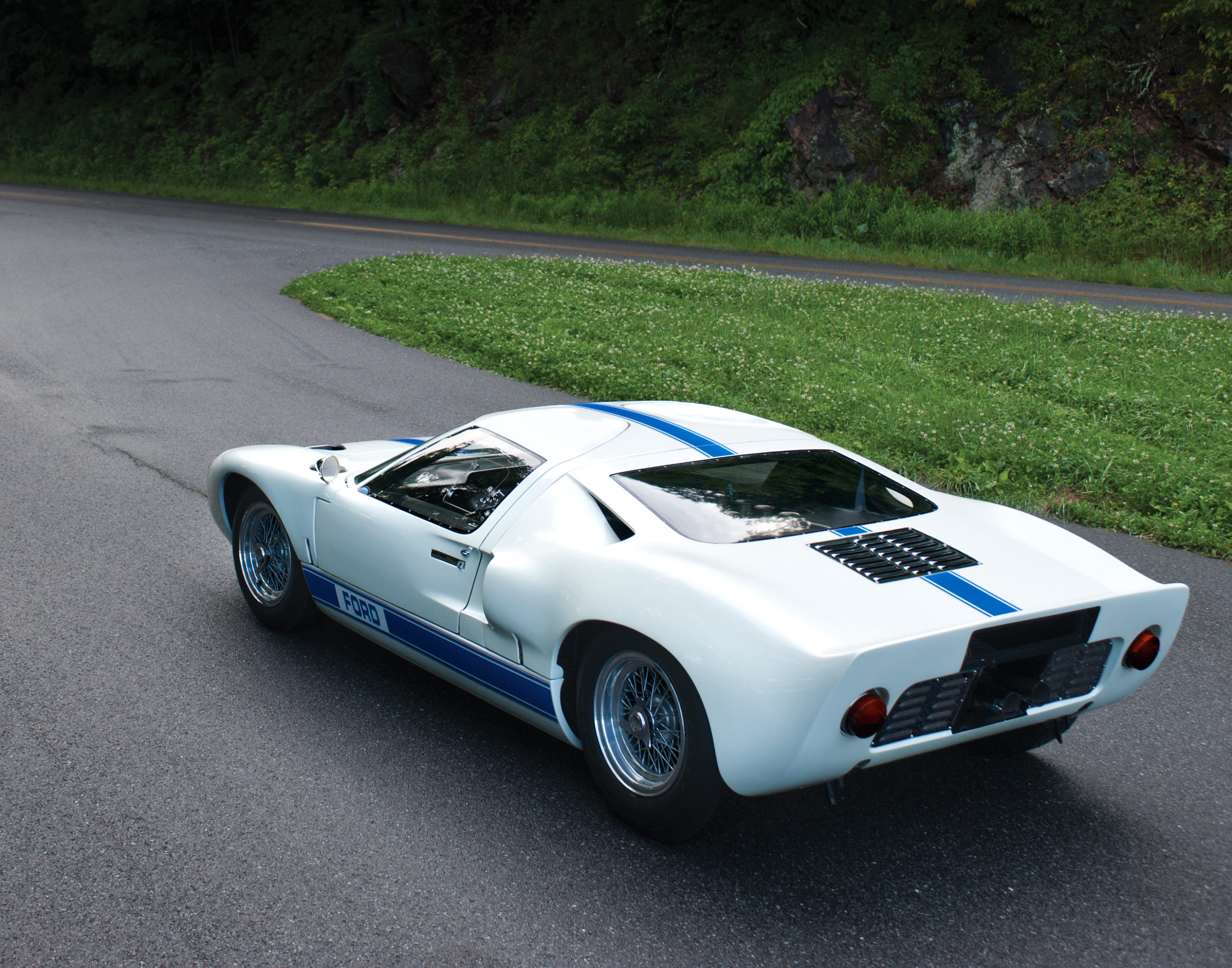 Ford GT40: lepszy od złota - Automotyw