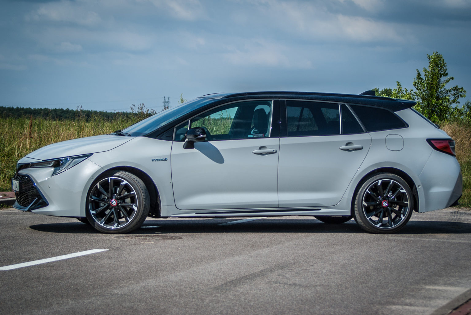 Japońskie kombi z mocną hybrydą. Toyota Corolla GR Sport Dynamic Force ...