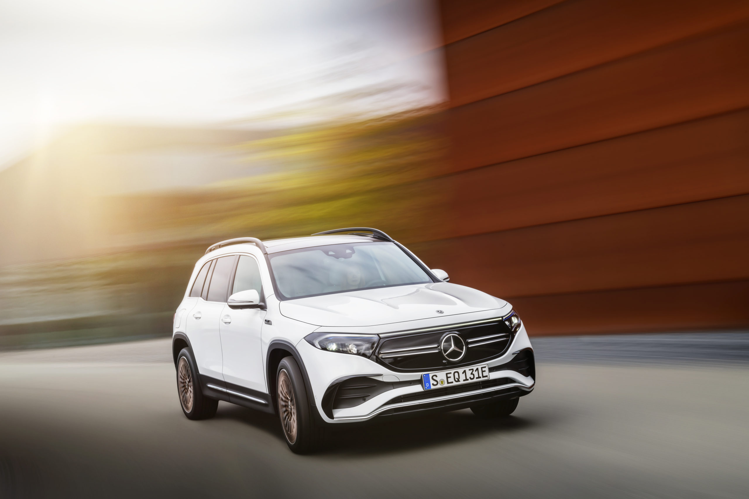 Rodzinny elektryk Mercedesa. SUV EQB dla 7 osób - Automotyw