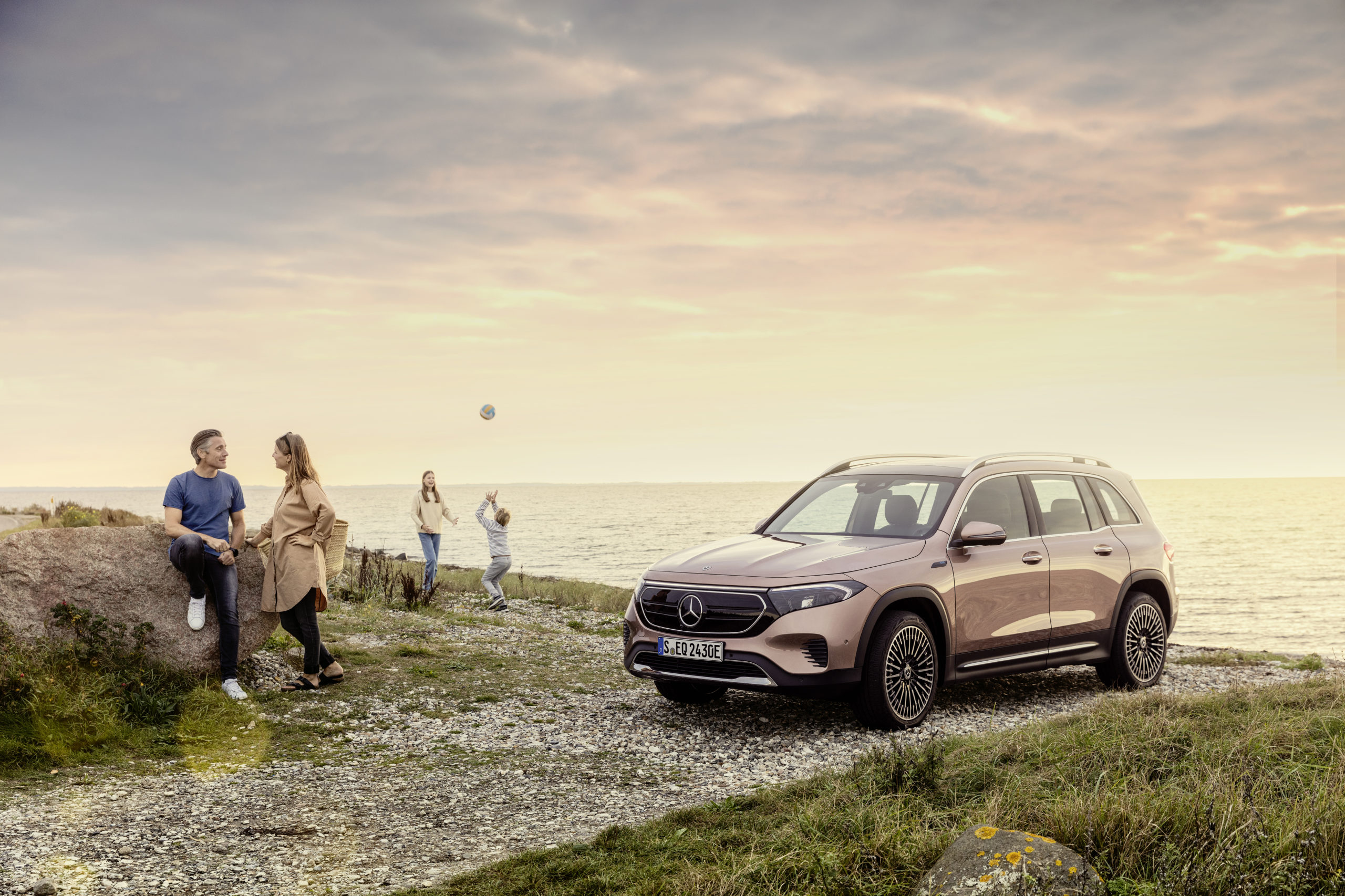Rodzinny elektryk Mercedesa. SUV EQB dla 7 osób - Automotyw