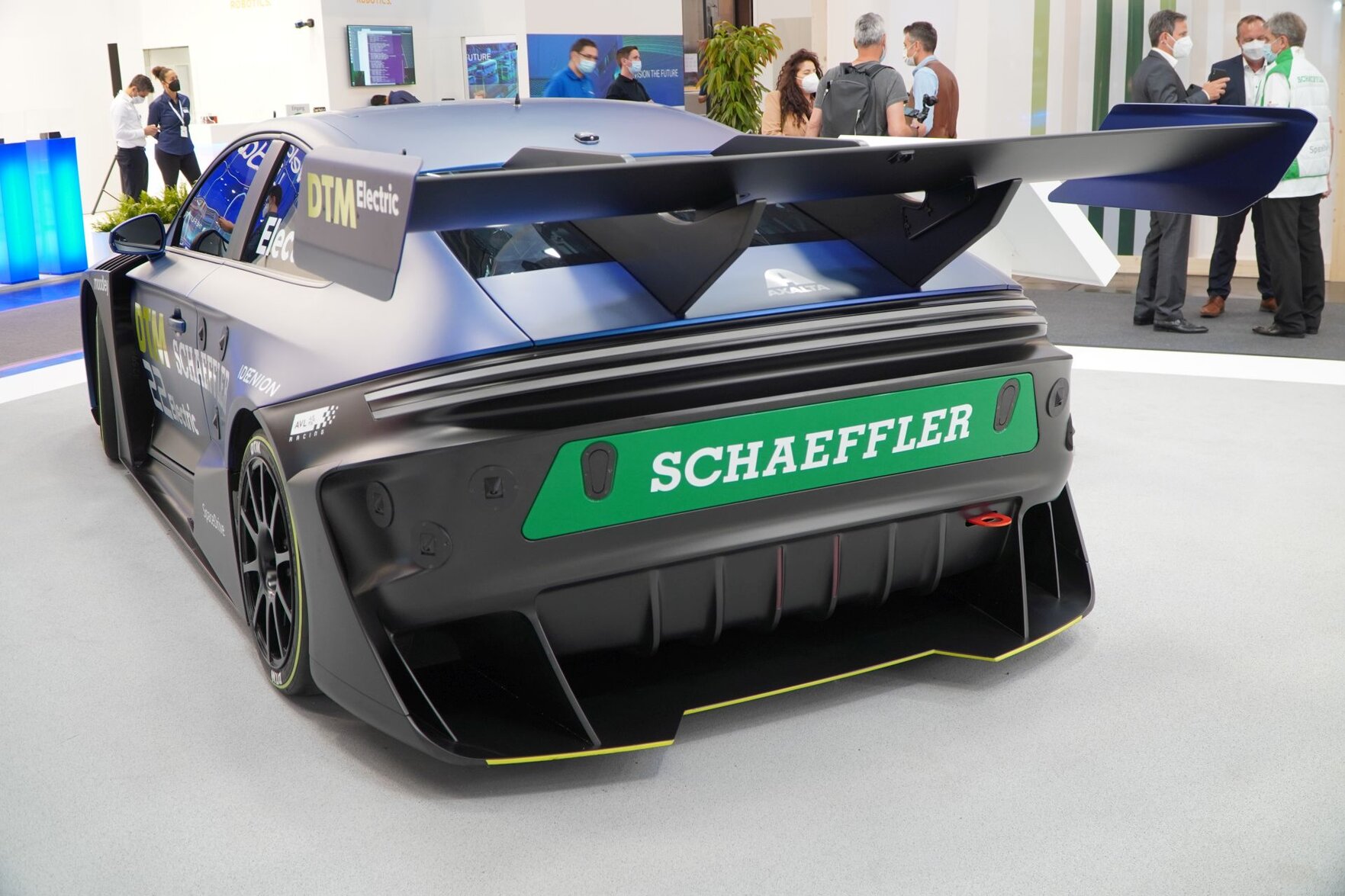 IAA Mobility 2021. Prototyp Schaeffler DTM Electric bez kierowcy ...