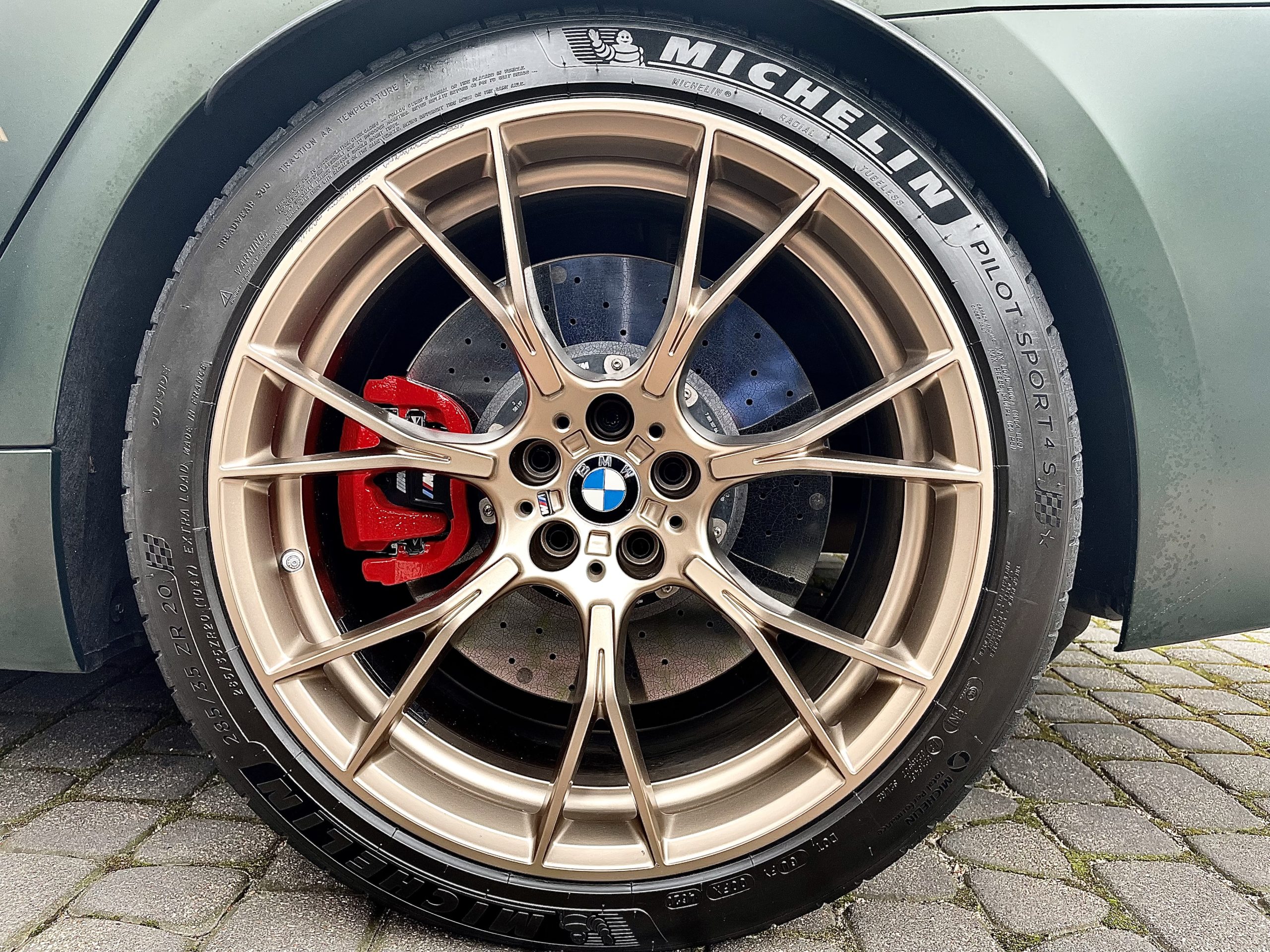 Test wideo. BMW M5 CS. Zobacz nasze VIDEO z jazdy! - Automotyw