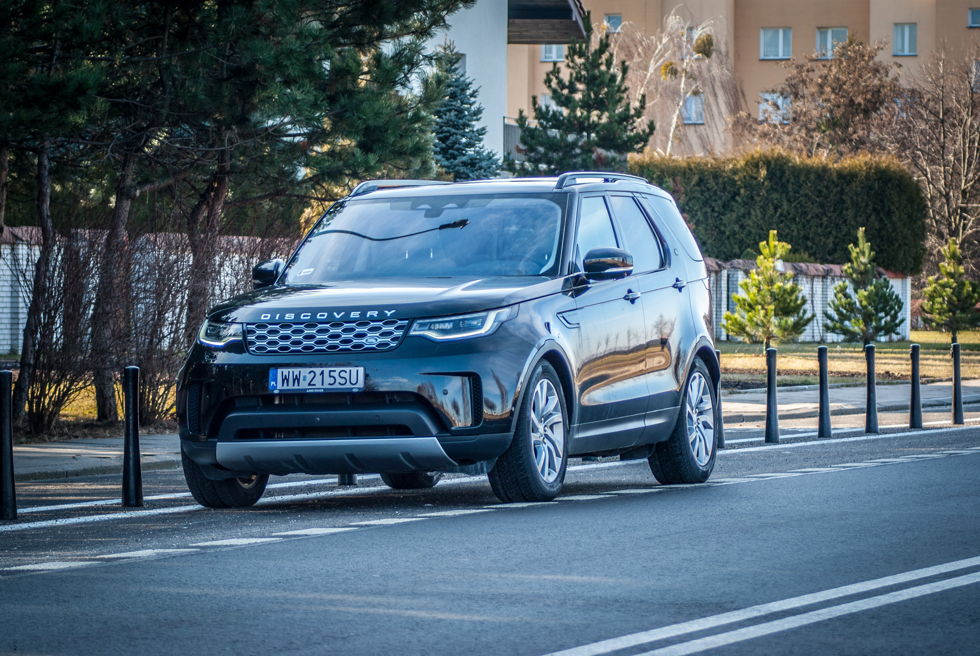 Test. Land Rover Discovery D300 AWD SE - terenowy SUV na bogato - Automotyw