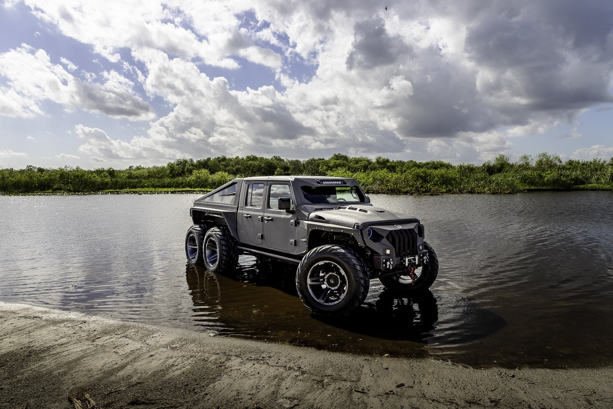 Gladiator gotowy na apokalipsę - Apocalypse Hellfire 6x6 - Automotyw