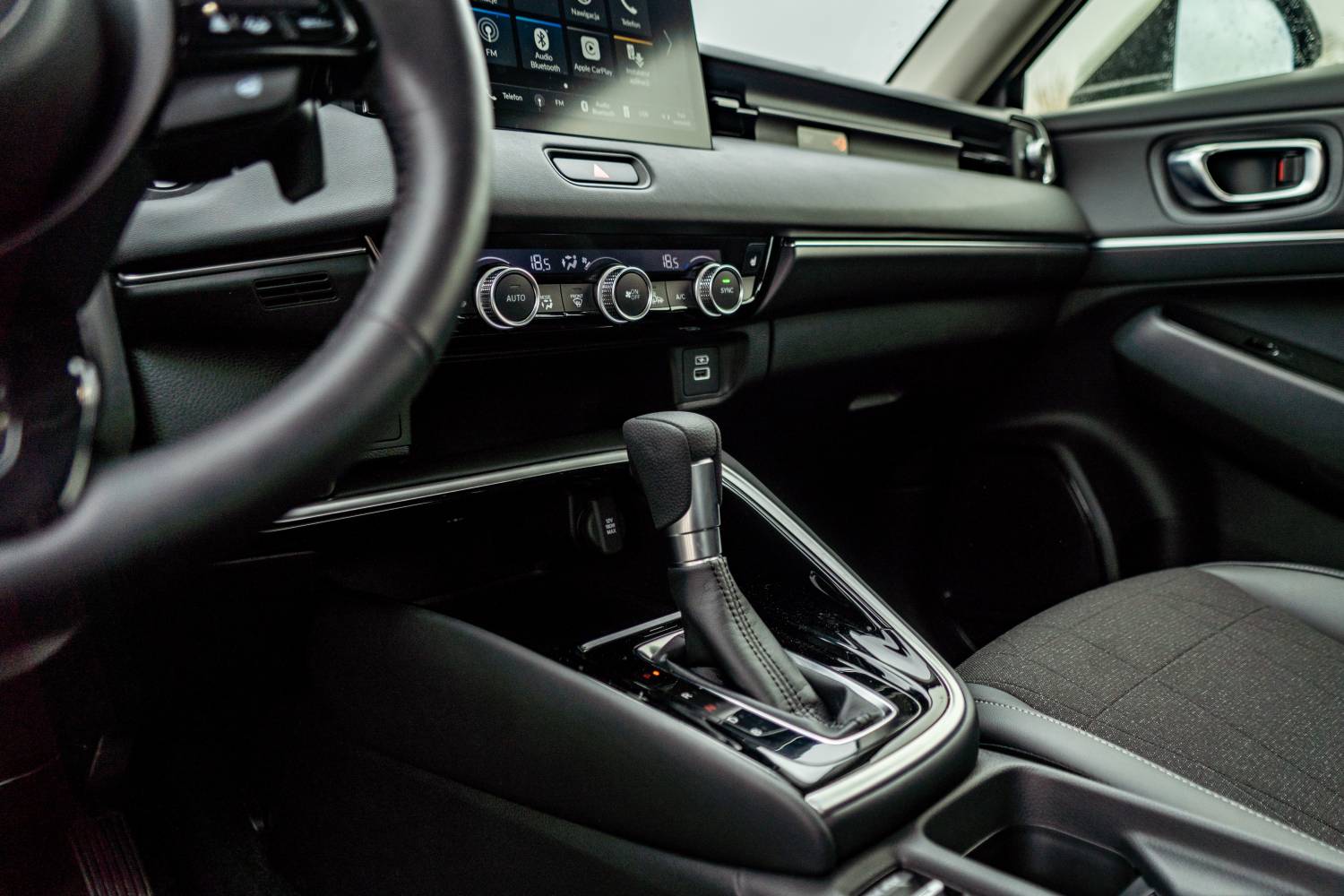 Test. Honda HR-V vs Ford Puma - komfort, czy frajda? - Automotyw