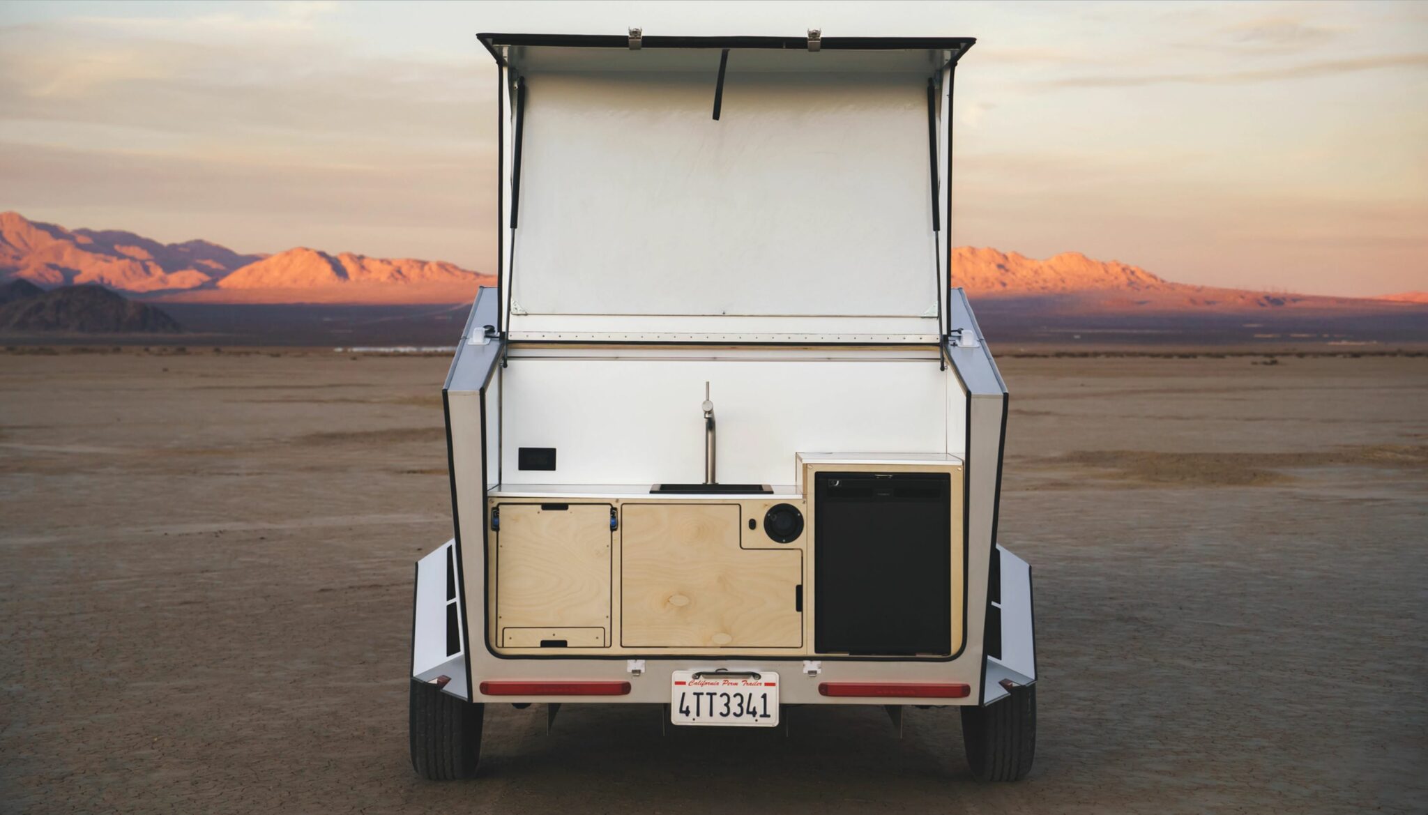 Polydrop - przyczepa kempingowa z Tesla rodem - Automotyw