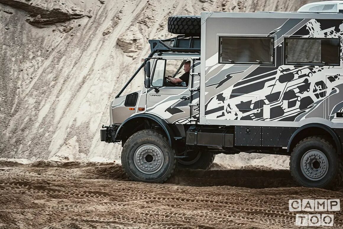 Unimog U3000 jako kamper na apokalipsę - Automotyw