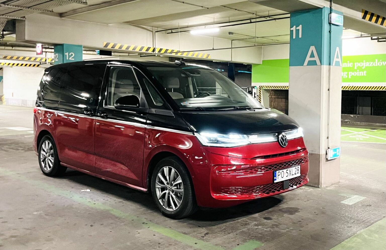 Test. Nowy VW Multivan eHybrid: nowy król busów? - Automotyw