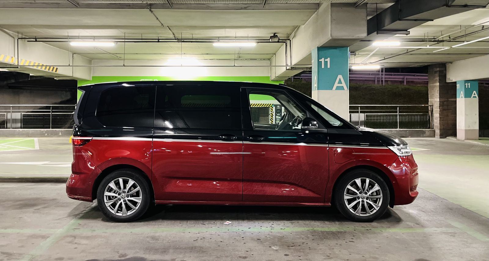 Test. Nowy VW Multivan eHybrid: nowy król busów? - Automotyw