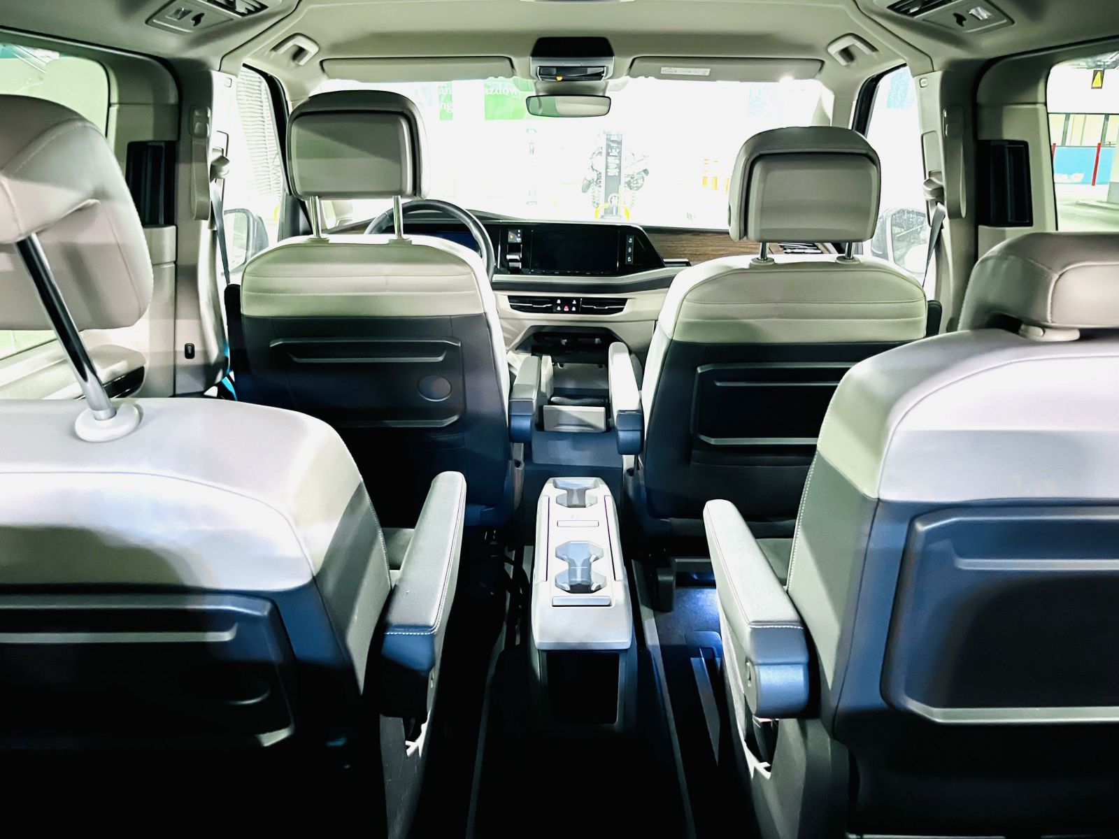 Test. Nowy VW Multivan eHybrid: nowy król busów? - Automotyw