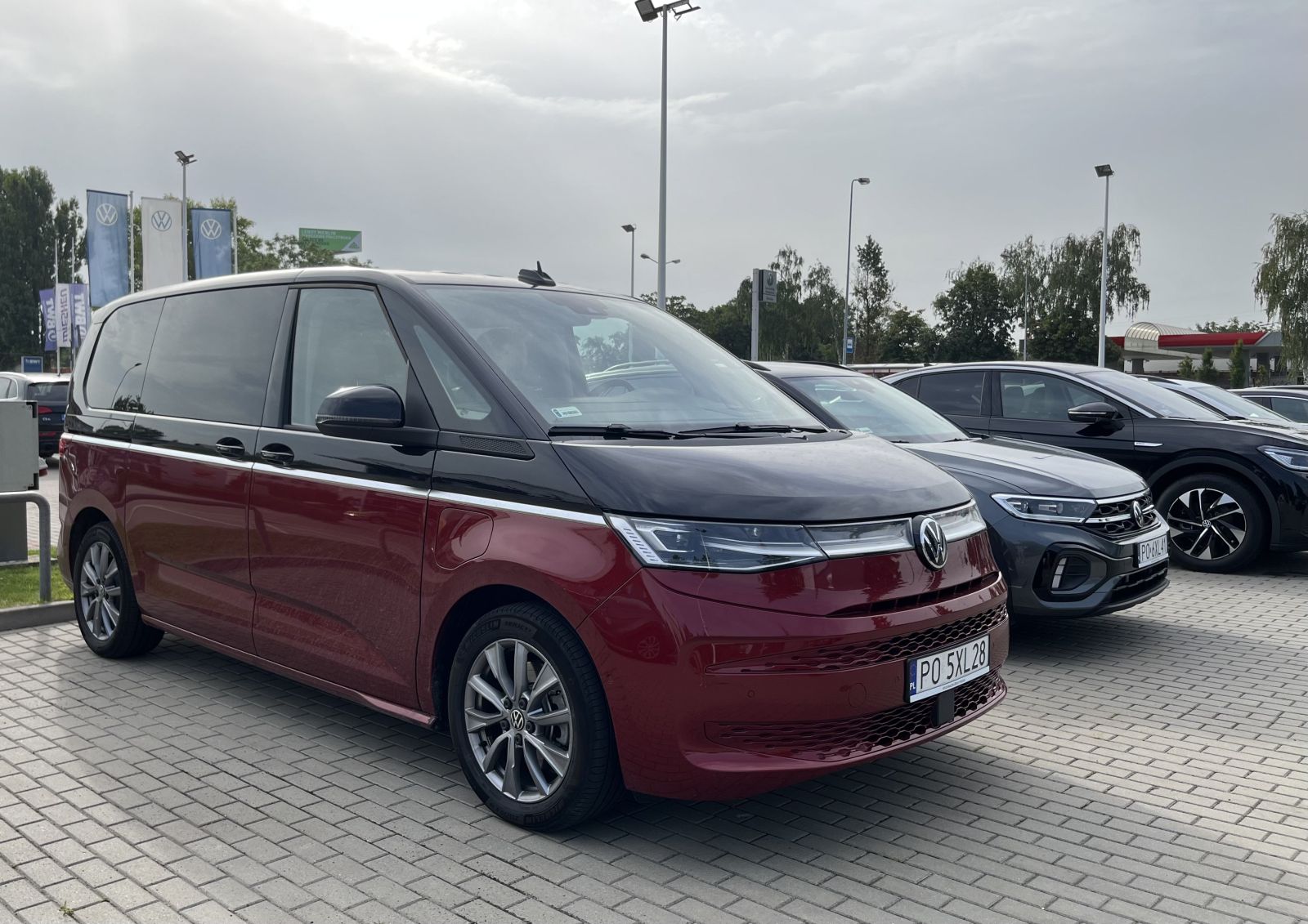 Test. Nowy VW Multivan eHybrid: nowy król busów? - Automotyw