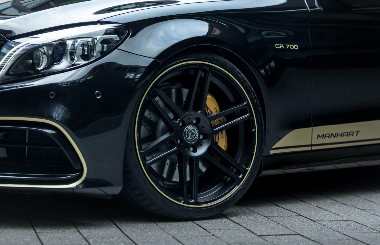 Manhart CR 700 Last Edition, czyli piękne pożegnanie V8 - Automotyw