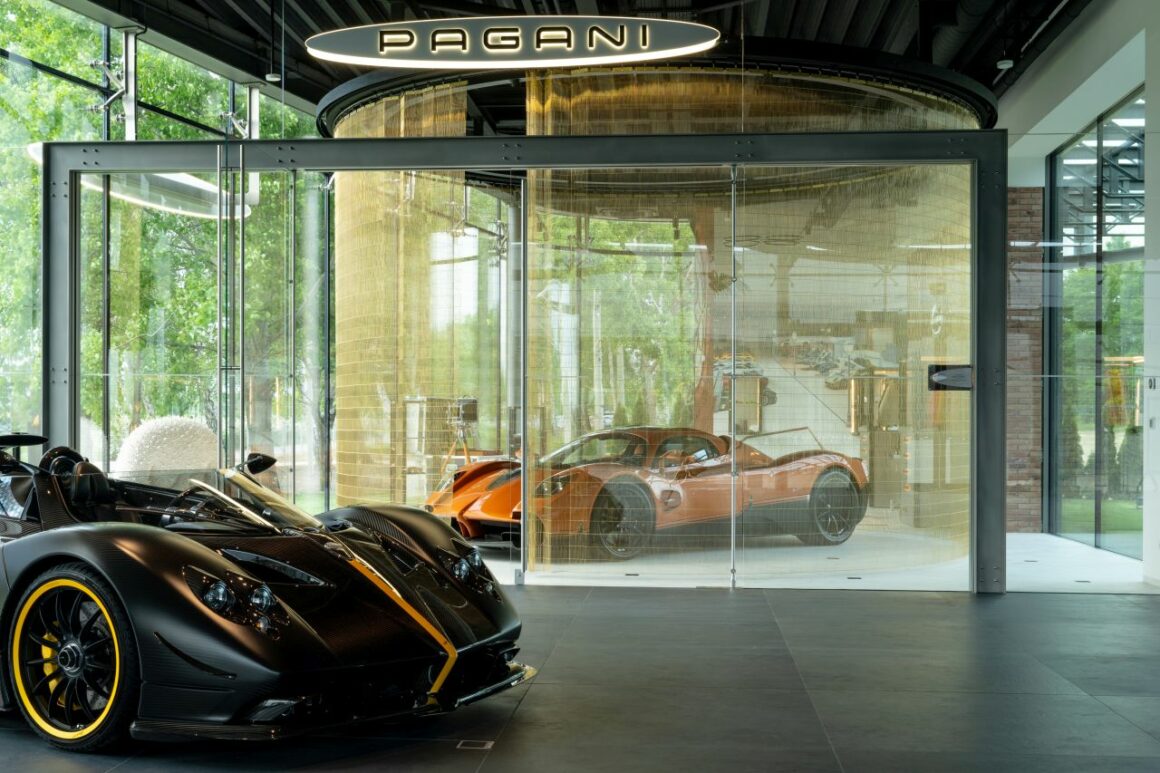 Pagani Utopia w pierwszym polskim showroomie włoskiej marki - Automotyw